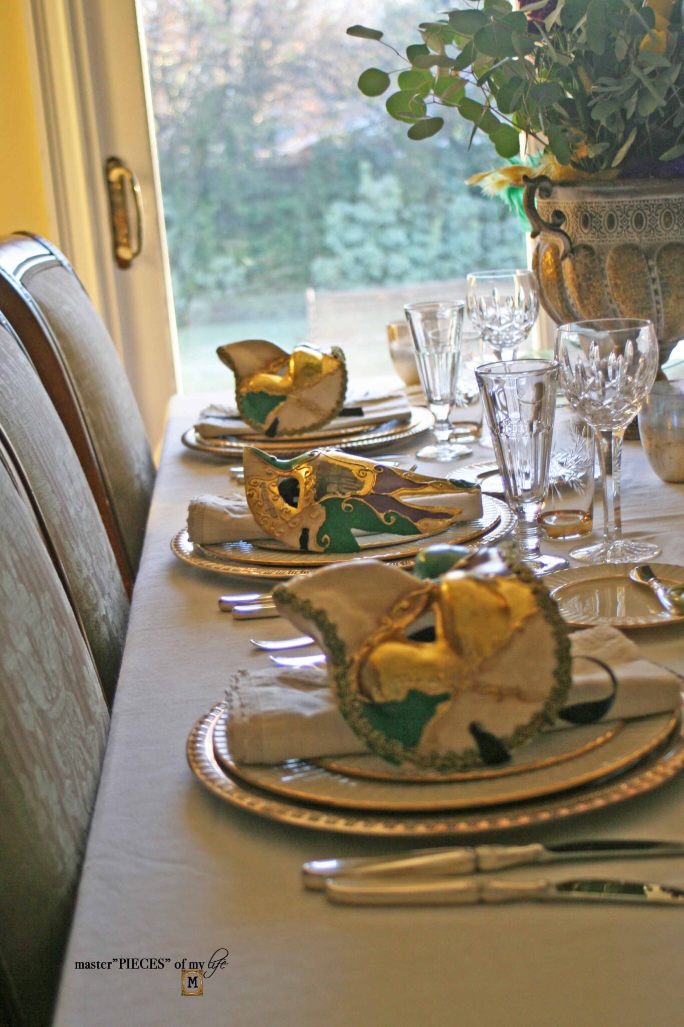 masquerade mask Mardi Gras table - Master"Pieces" of my Life