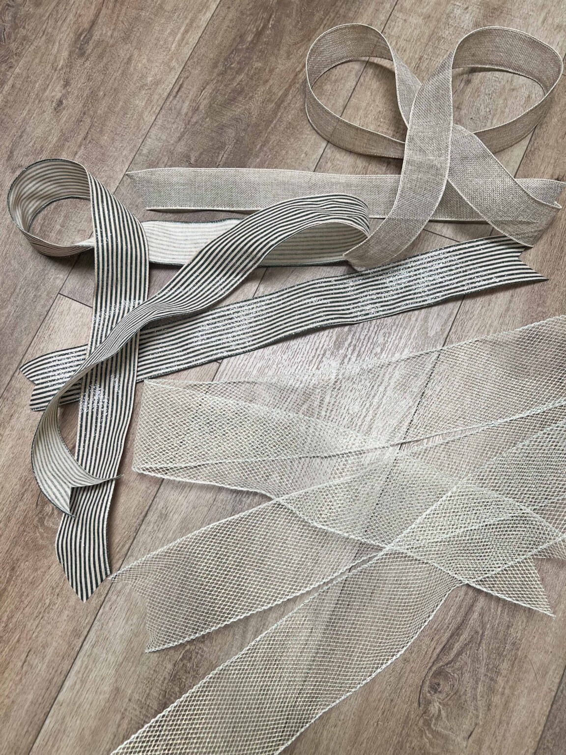 a Bow Tutorial - How to Create the most Fantastic Ribbon Masterpiece ...