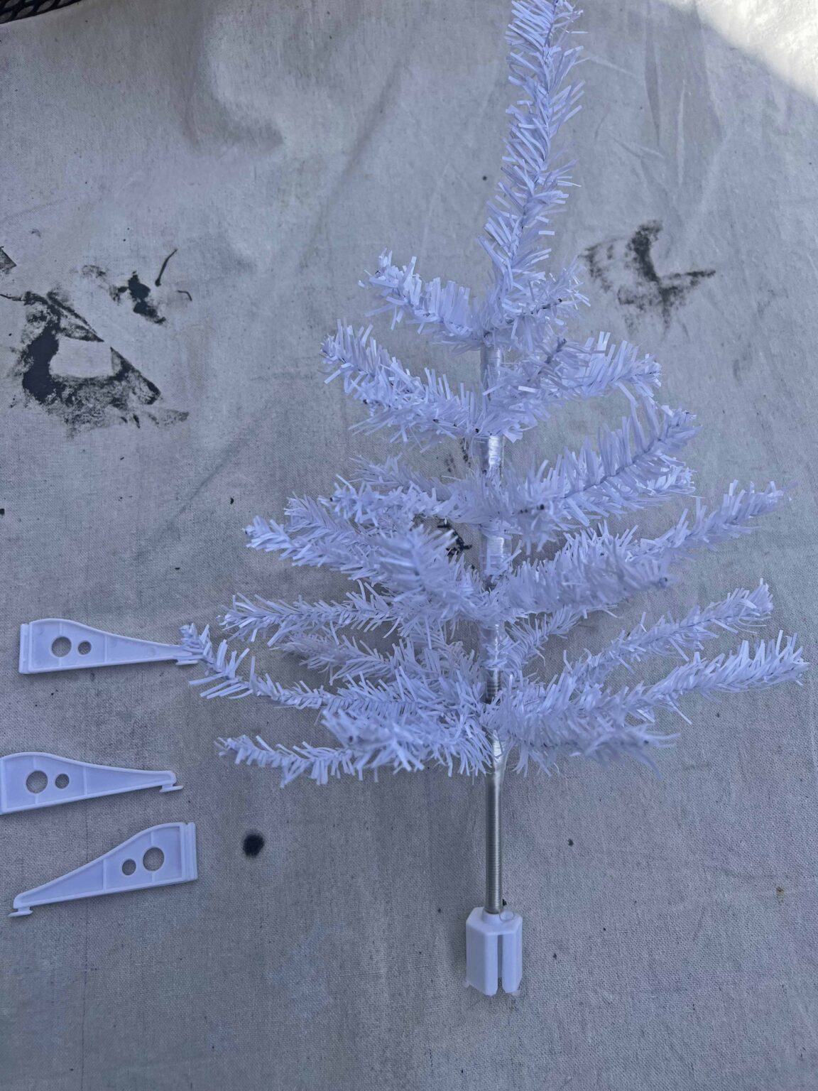 Vintage Inspired DIY Tinsel Tree with Jadeite Ornaments - Master"Pieces ...