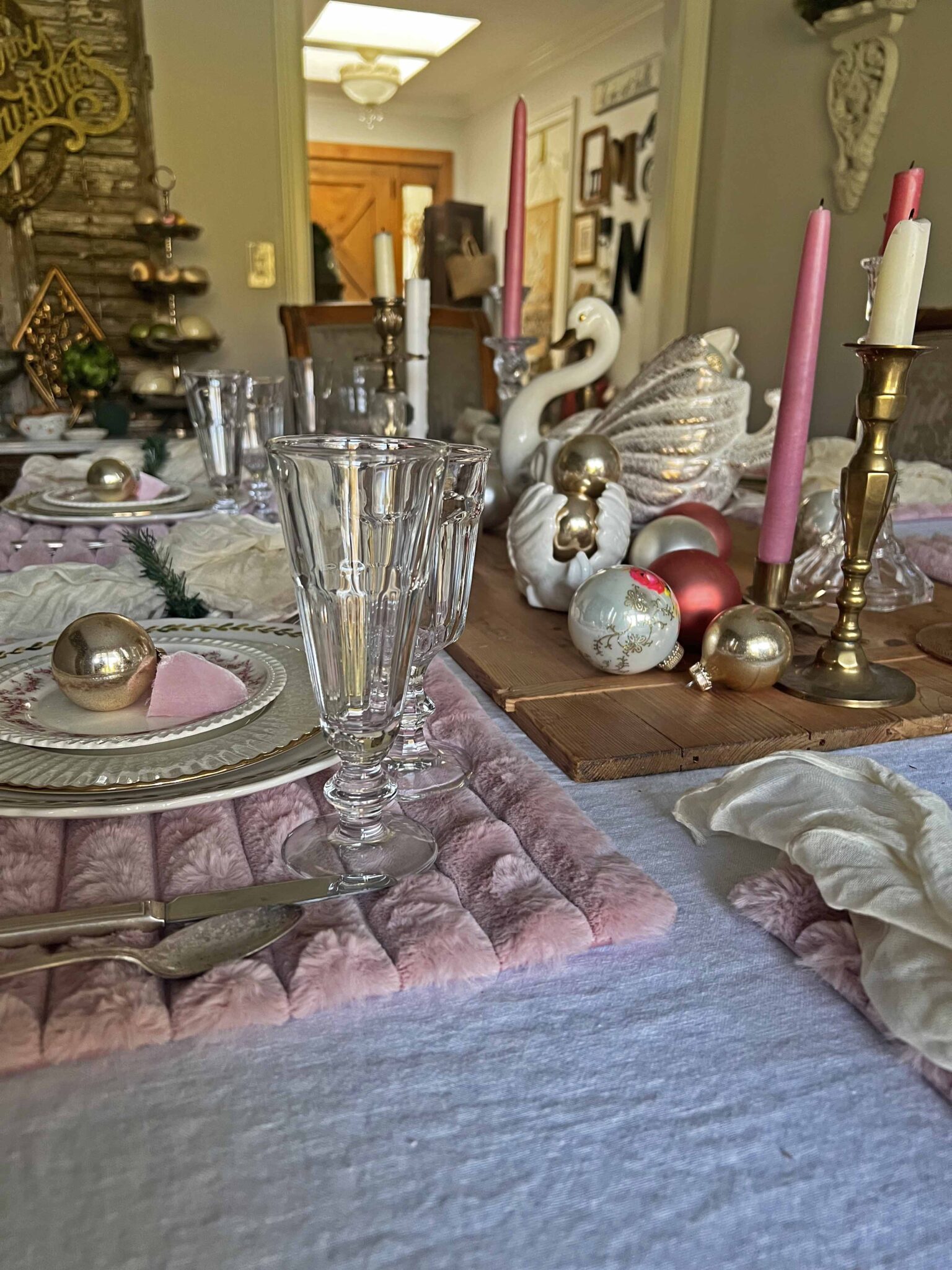 Festive Pink Christmas Table Setting - Master"Pieces" of my Life