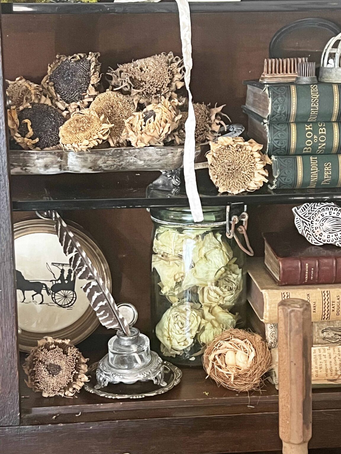How to Style a Cabinet of Curiosities - Master"Pieces" of my Life