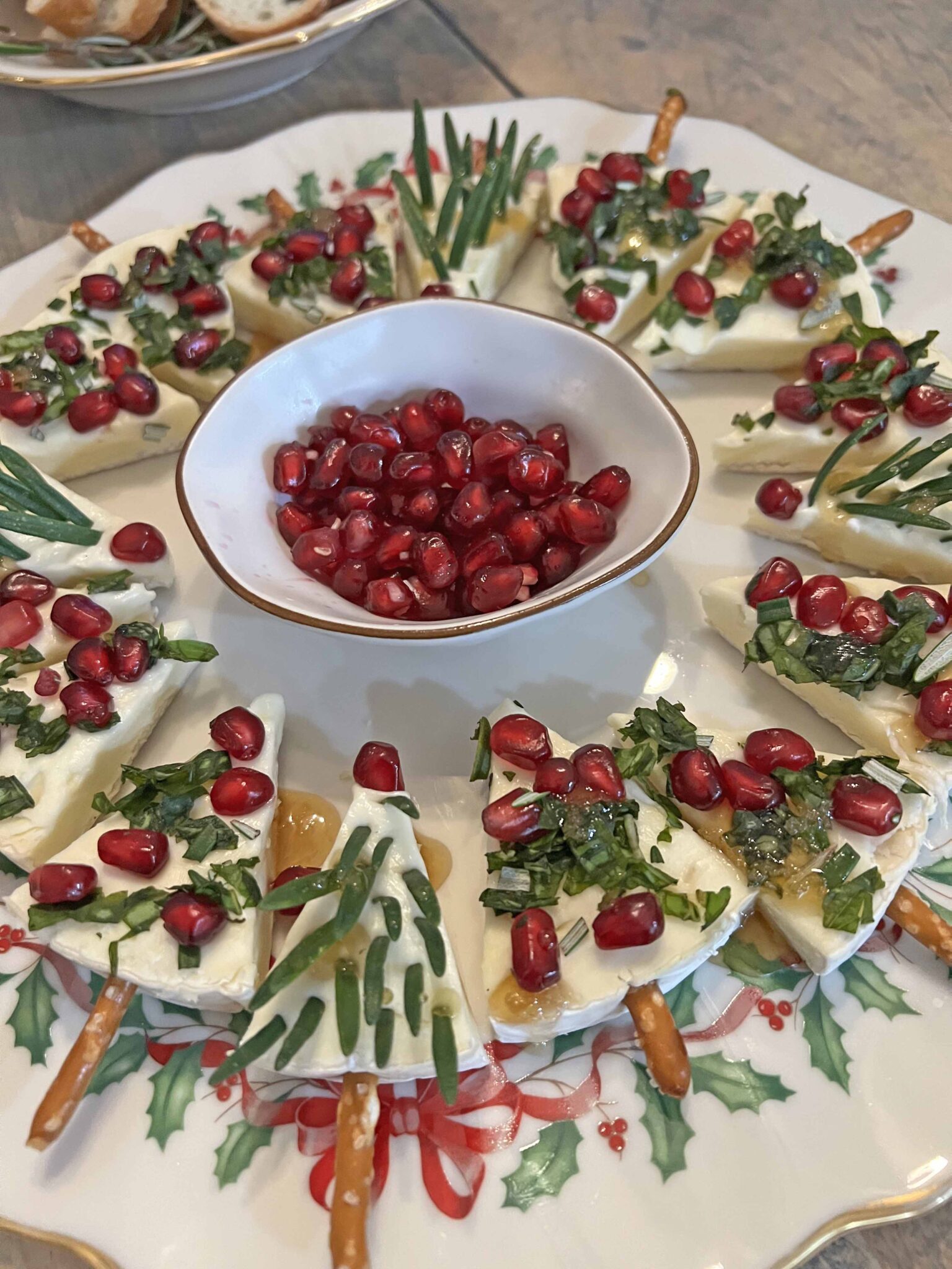 Mini Christmas Tree Cheese Bites Appetizer Recipe - Master"Pieces" of ...